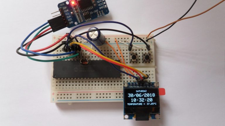PIC18F4550 Projects - Simple Circuit