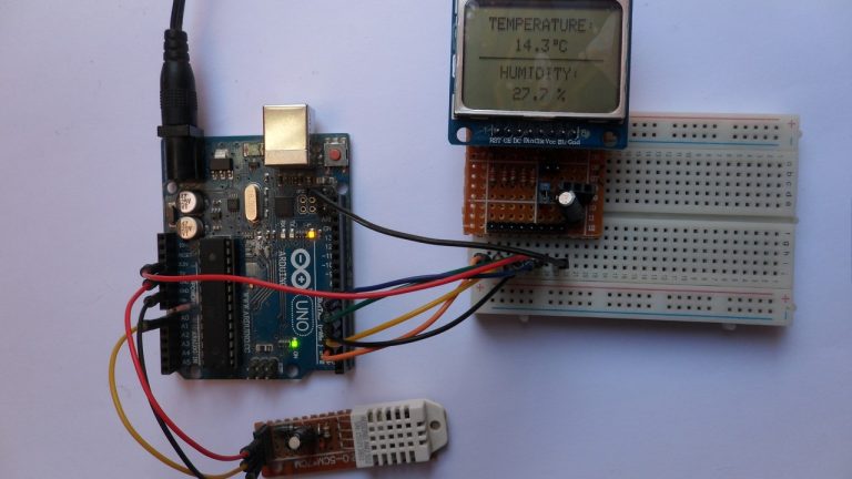 Arduino with NOKIA 5110 LCD and DHT22 sensor